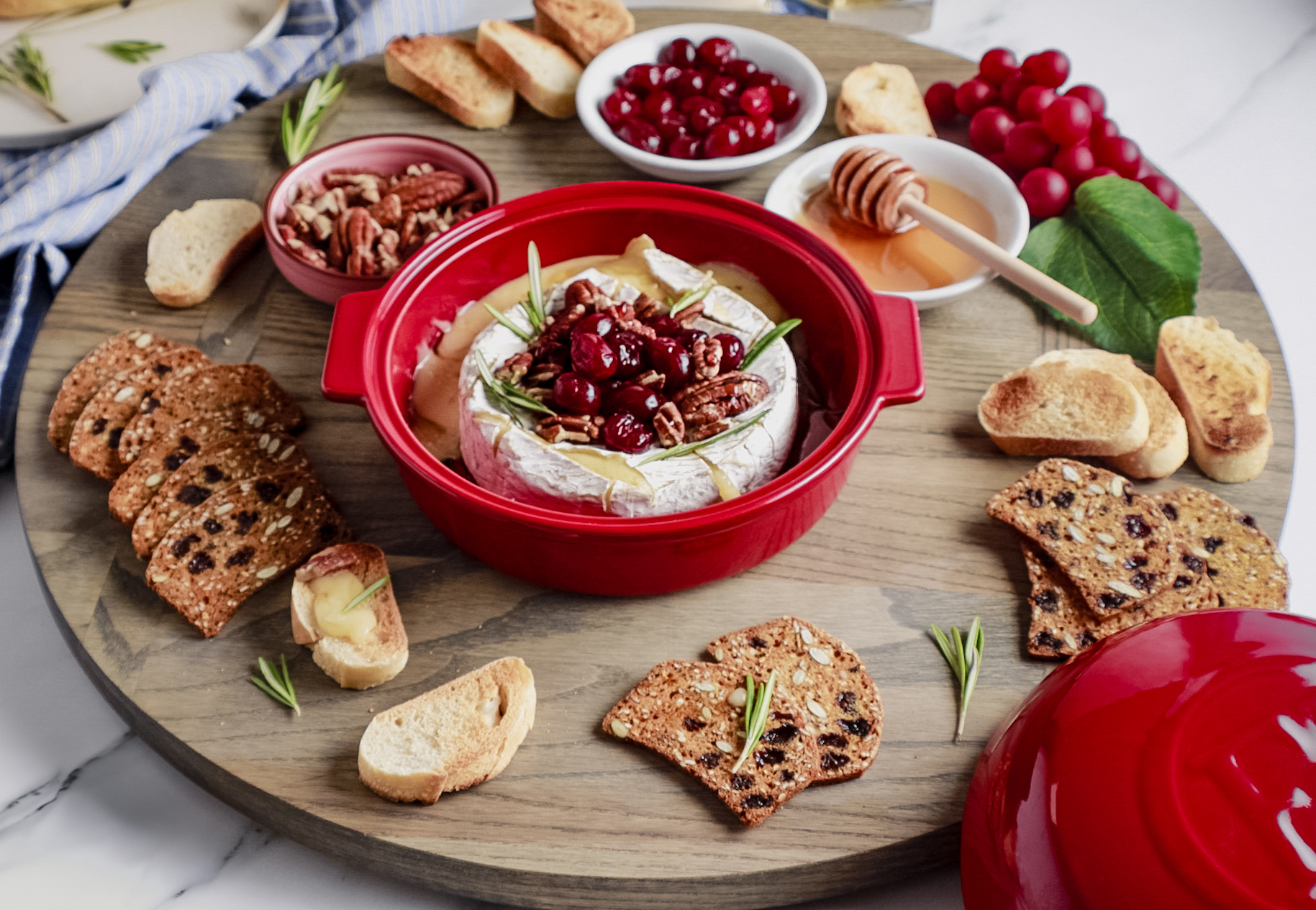 Delicious Baked Brie - FASHION TALES